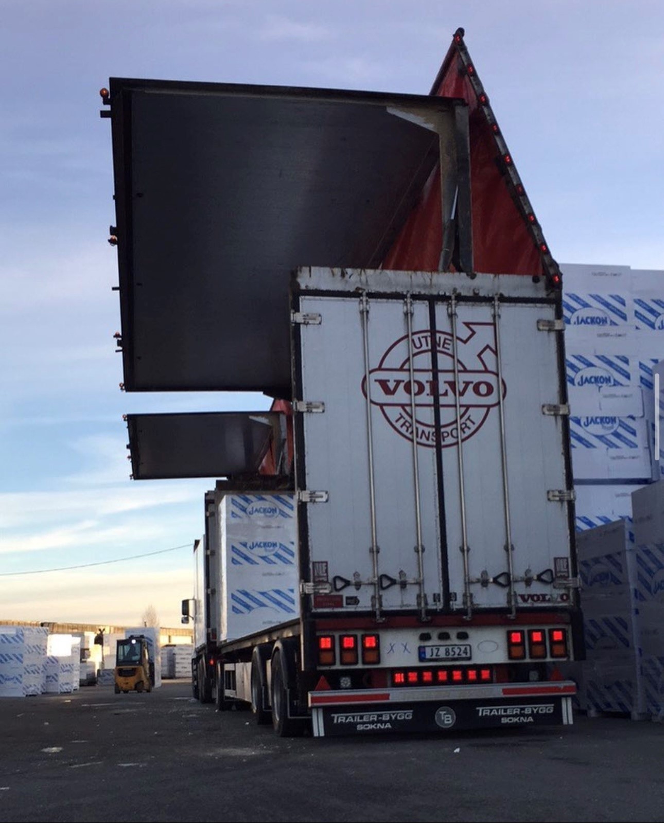 Profesjonell lastebiltransport i Sarpsborg | Utne Transport AS